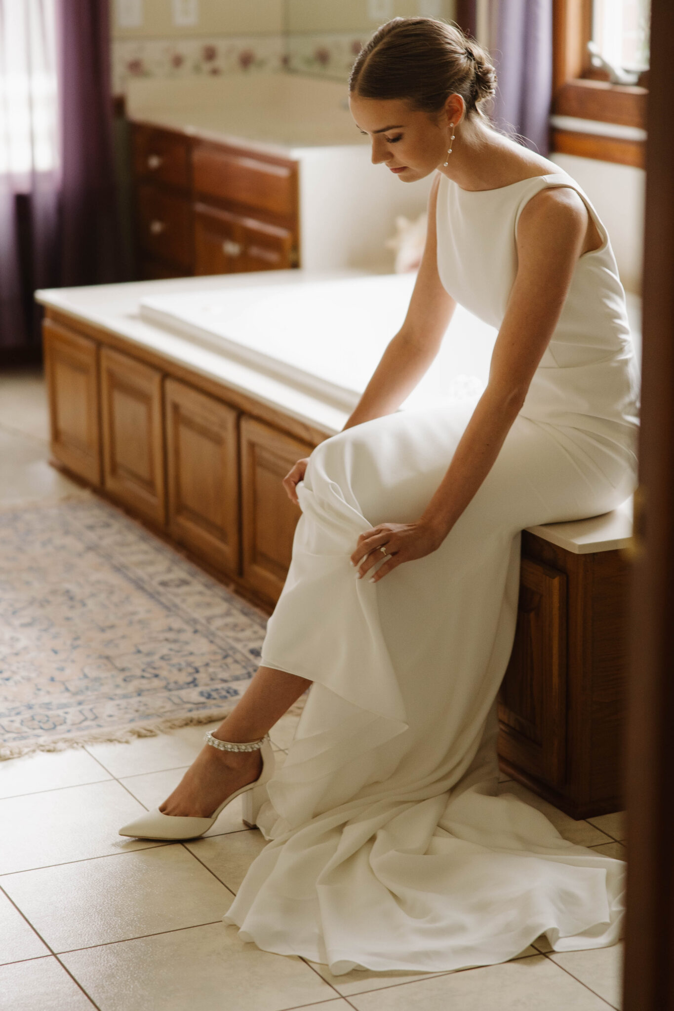 30 Must-Have Wedding Pose Ideas for Your Wedding Day