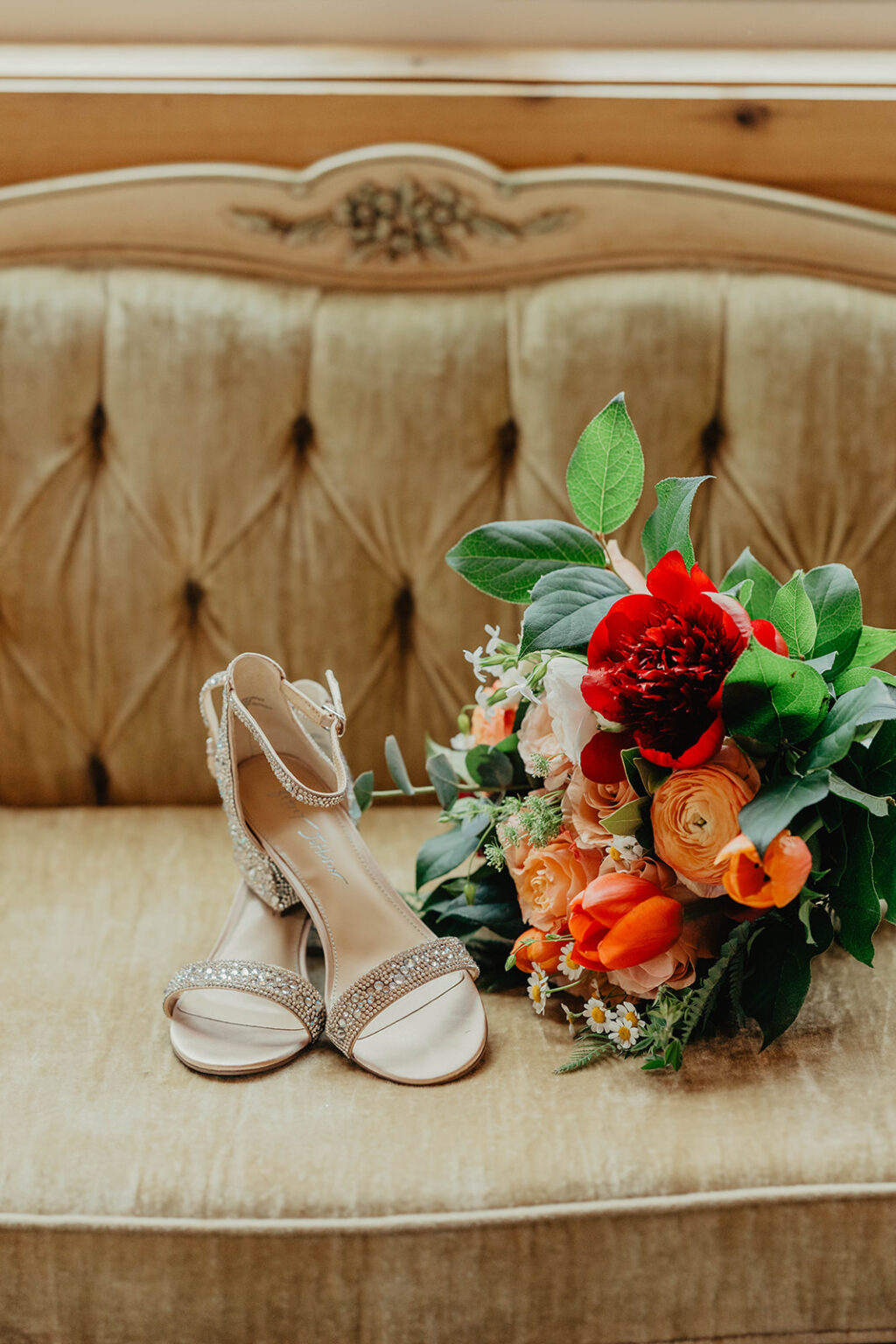 Mastering the Art of Detail Photography on a Wedding Day - cayleighely.com