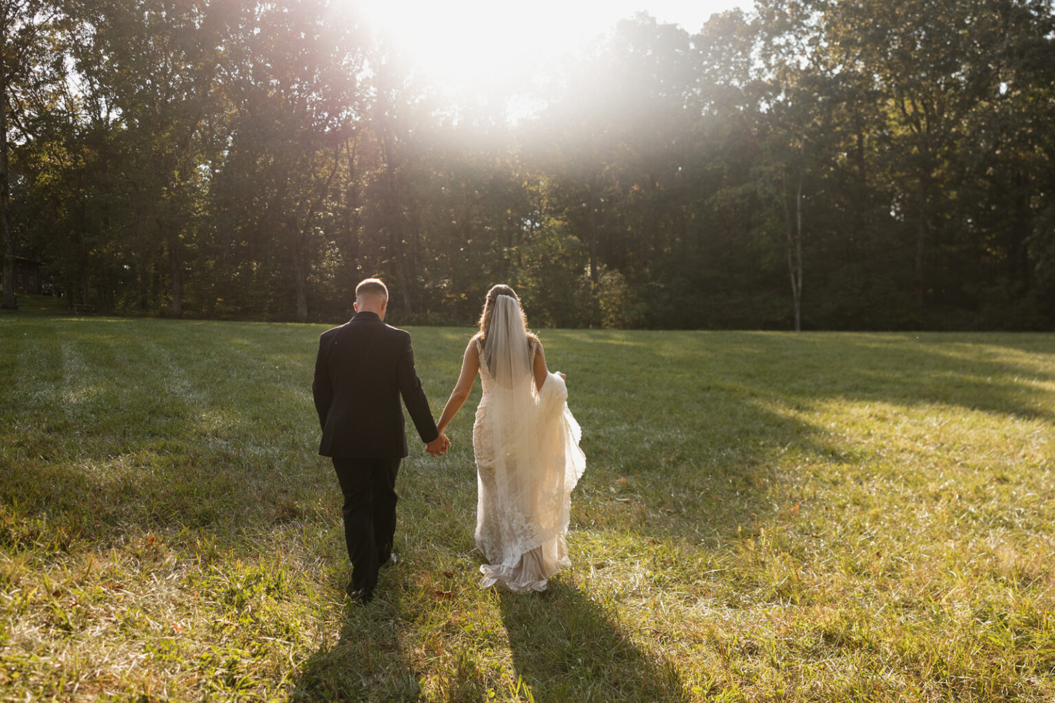 Capturing the Magic of a Fall Wedding in Tennessee - cayleighely.com