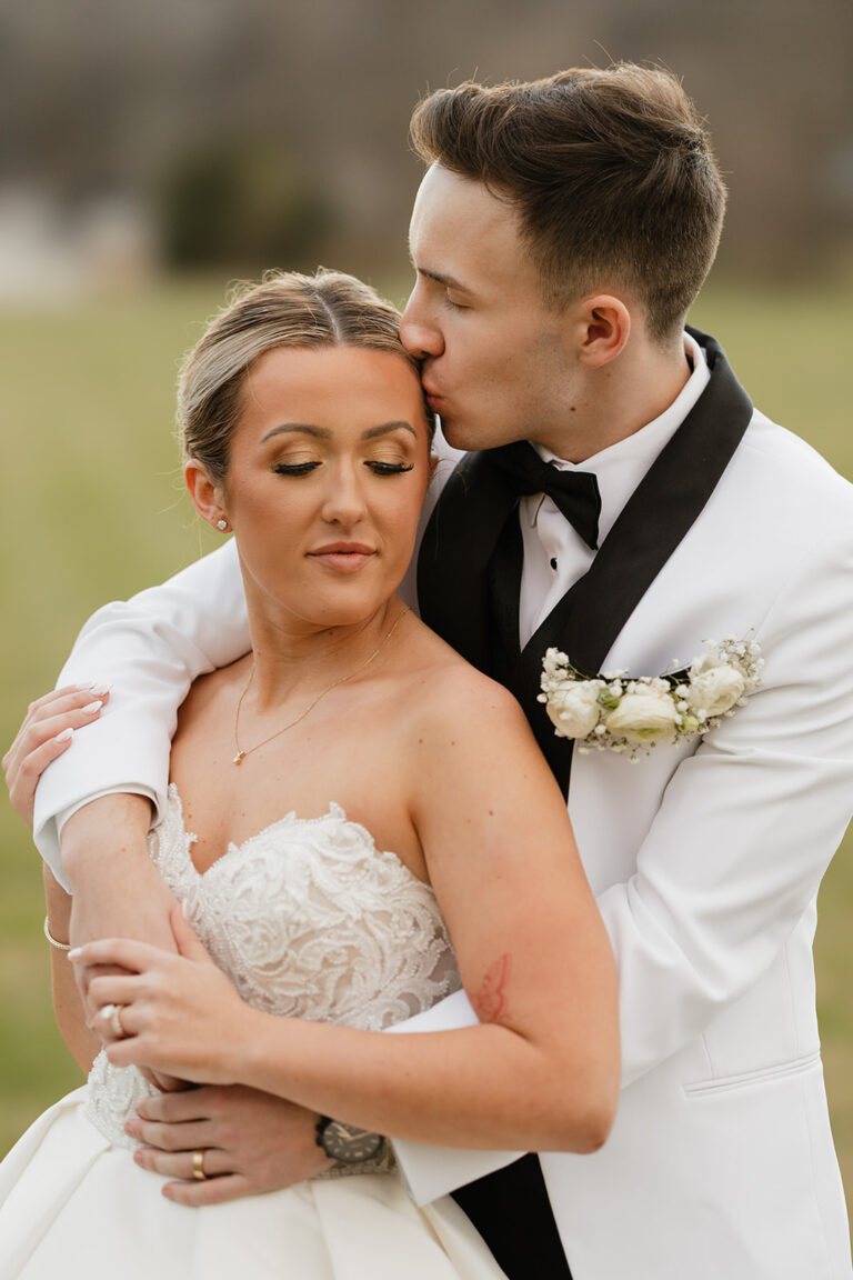 9 Must-Have Wedding Photos for Your Album - cayleighely.com